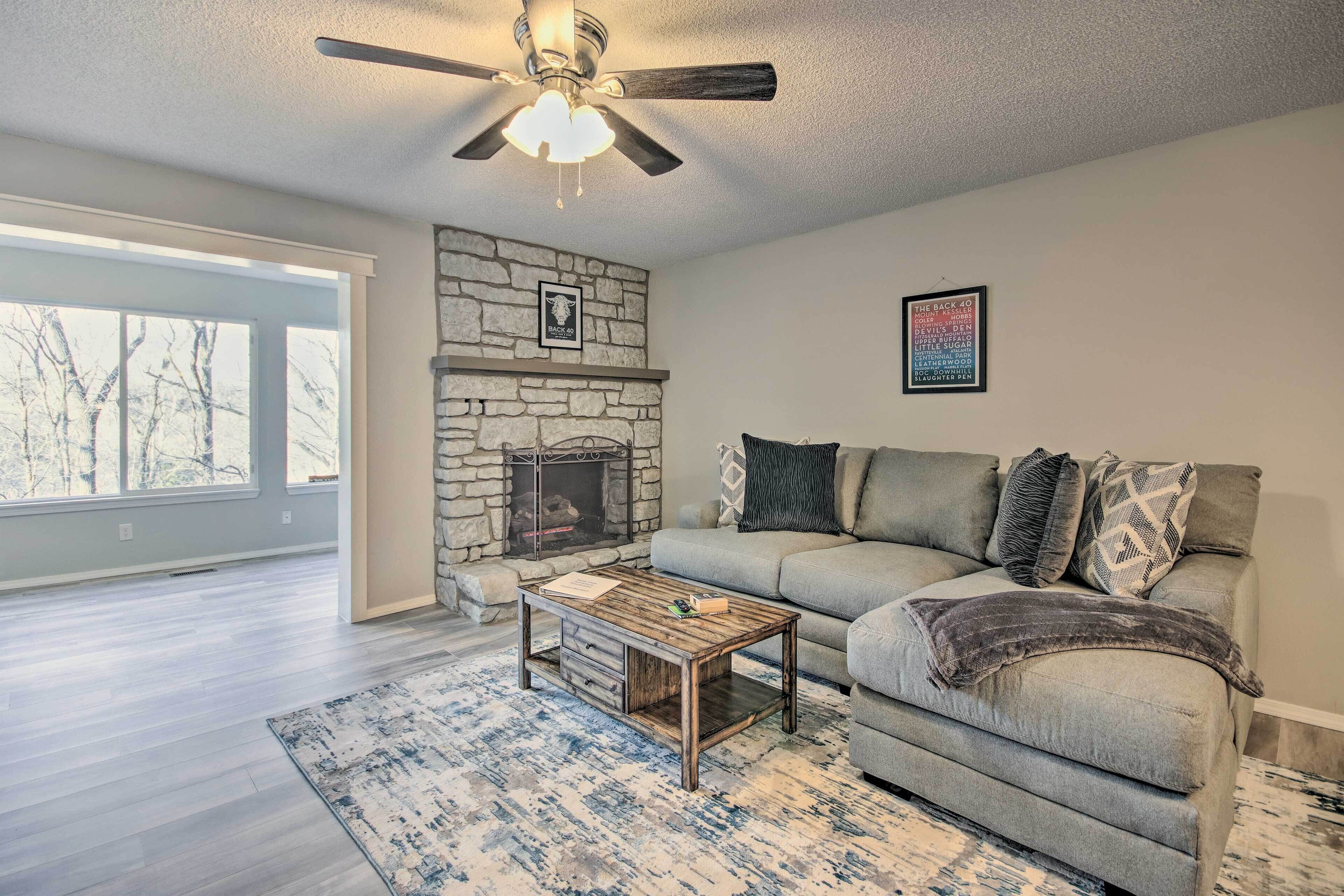 Chandler Ln Adventure Townhome At Bella Vista - Nearly On Trail.. - Bella Vista, AR