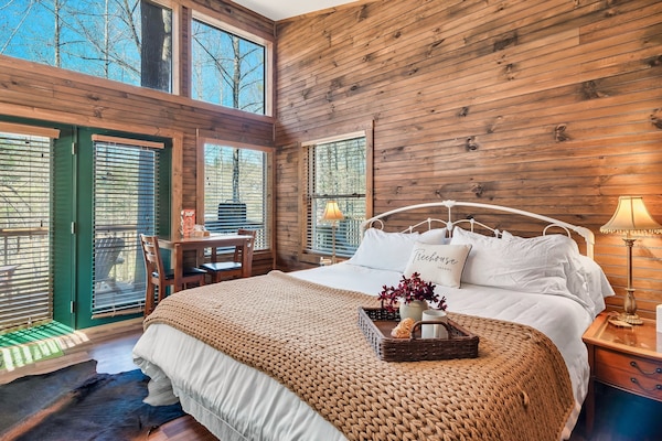 Rivers Edge Treehouses - Robbinsville, NC