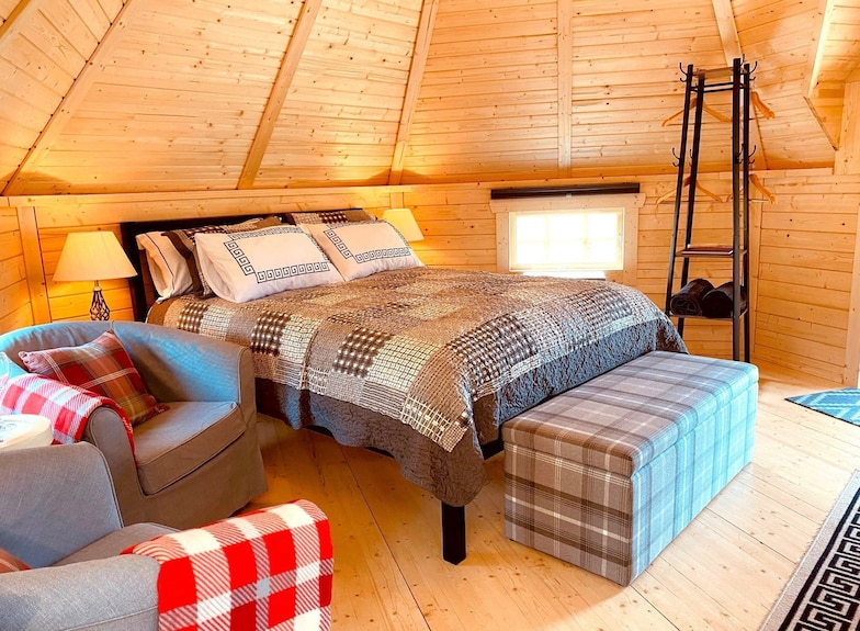 Seal Cove Cabin, Peaceful, Private, Couples Retreat, Loch Side & Pet Friendly (1 Only) - Inveraray