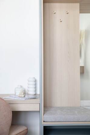 Quarto standard | Escrivaninha, espaço de trabalho para notebook, quartos à prova de som