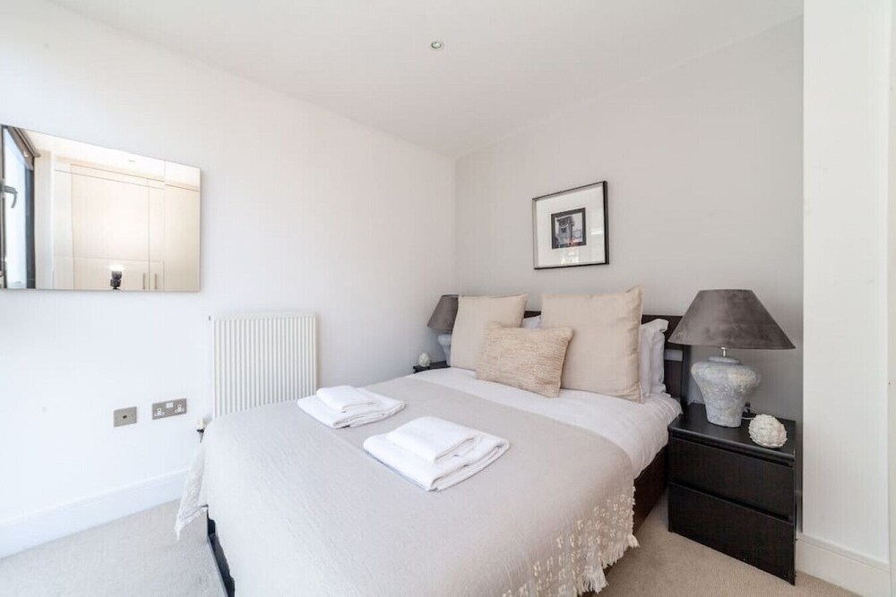 1 Bed Apartment in Canary Wharf - London | Vrbo