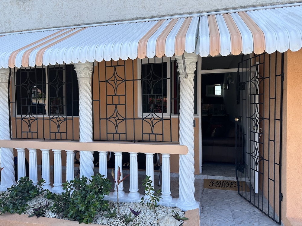 Remarkable 1-bed Apartment In Montego Bay - Montego Bay