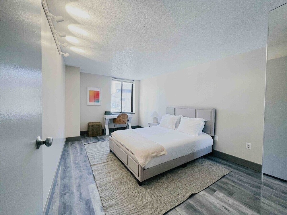 Stylish Downtown Business| Hospital | Wd | Gym - Glastonbury