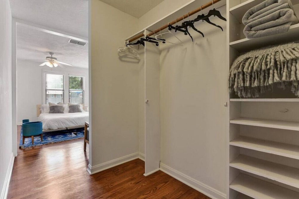 Mid-Century Home: Backyard, Close to Downtown - Jacksonville | Vrbo