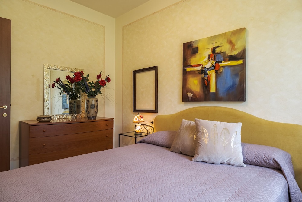 De Gasperi 14 - Two Bedroom Apartment, Sleeps 4 - Sale Marasino | Vrbo