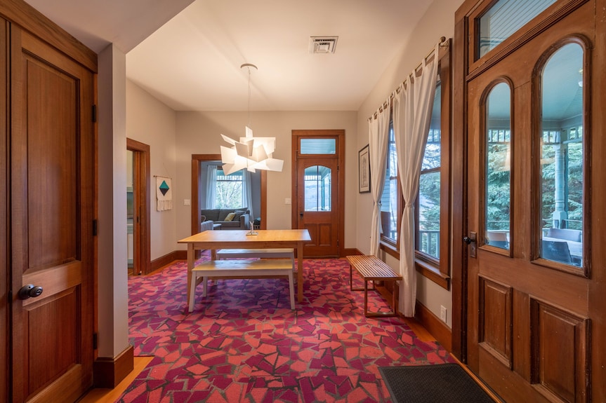 Historic Roe Parker - Dt Hood River, 30+ Rental Views - フッド・リバー, OR