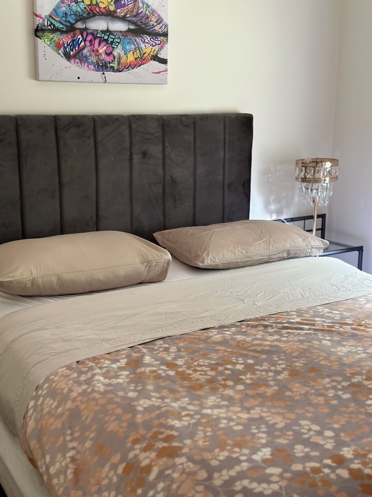 Creek Front House - Tea Tree Gully