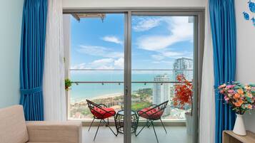 Apartamento Familiar em Condomínio Fechado, 3 quartos | Sala de estar | Smart TV de 43 polegadas com canais digitais, televisor