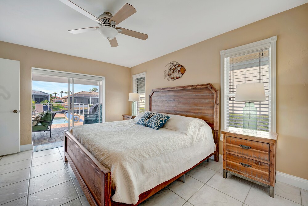 Stylish Waterfront Home With Private Pool, Canal Access, Patio, Grill, & Ac - Marco Island, FL