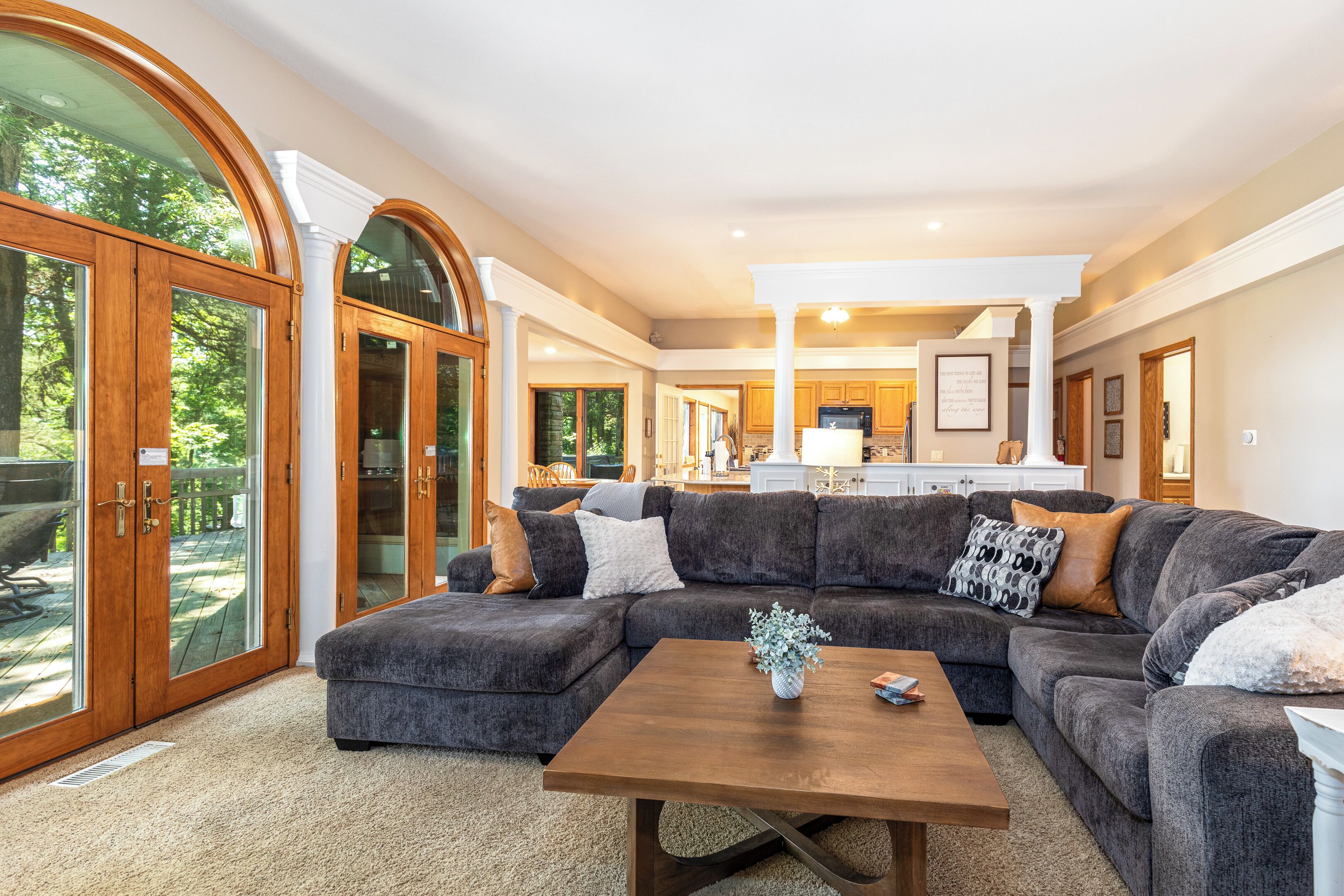 Stunning On South Golf Course; Golden Tee, Patio Tv, Fire Pit, Hot Tub & More!! - Galena, IL