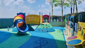 Área de recreio para crianças (ao ar livre)