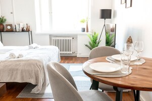 Apartamento conforto | Opções para refeição no quarto
