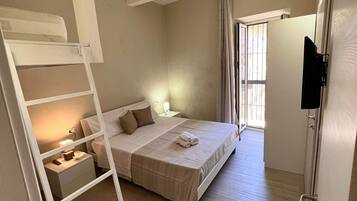 Quarto luxo | Frigobar, escrivaninha, cortinas blackout, quartos à prova de som