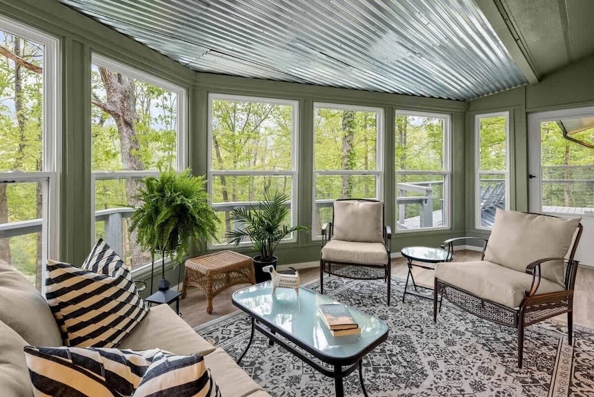 Lakefront Trail-side Retreat - Sleeps 15, Hot Tub - Bella Vista, AR