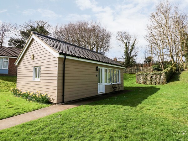 12 The Dell - Mundesley