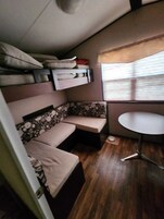 Casa de campo família, 2 quartos | Roupas de cama premium, espaço de trabalho para notebook