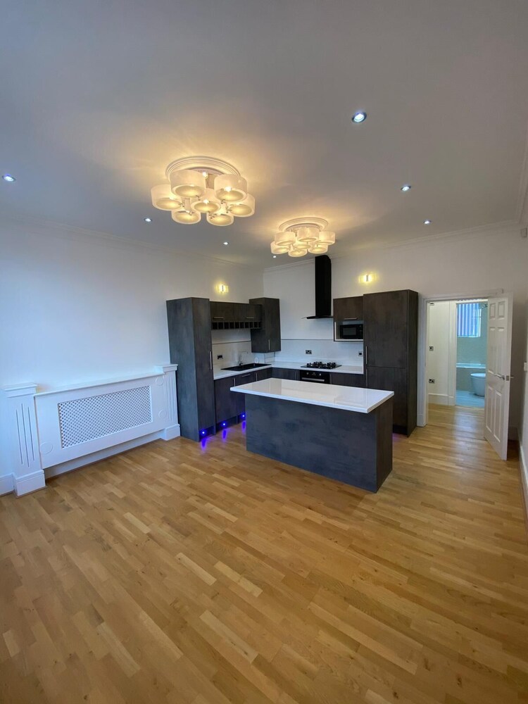 Luxurious Top Standard Apartment 5 - Wolverhampton | Vrbo