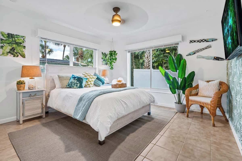 Waterfront | Heated Pool | Hot Tub | Near Beaches - Wilton Manors