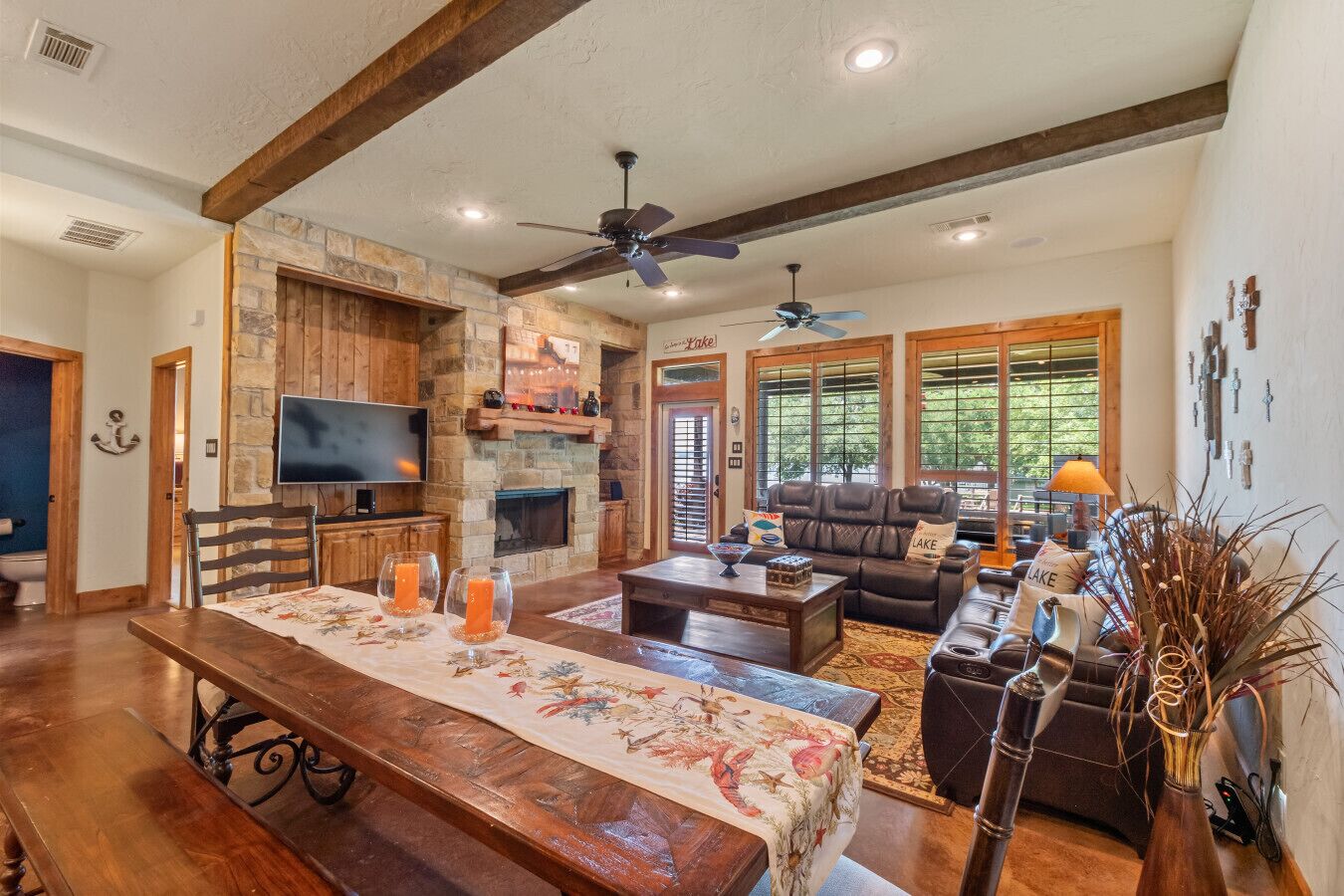 Luxurious, Tranquil, 4br Lakefront Villa - Purtis Creek State Park, Eustace