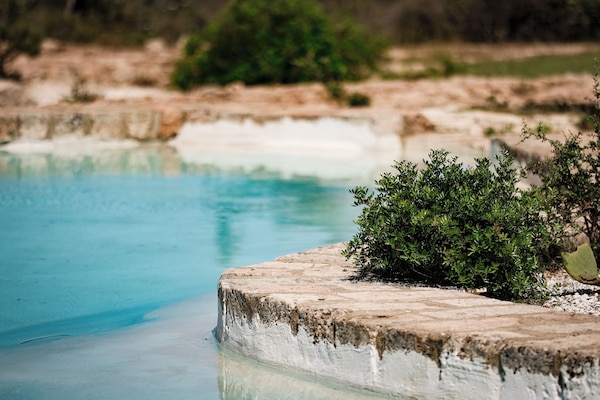 Piscina externa sazonal