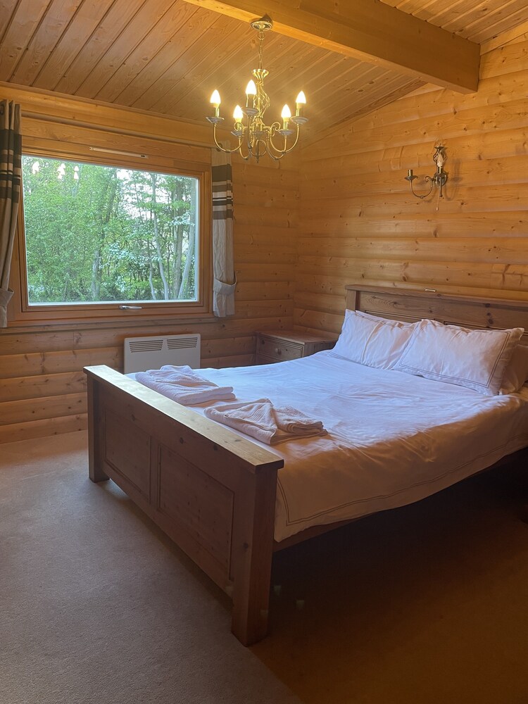 Luxury Log Cabin With Hot Tub Overlooking The Kenwick Park Golf Course - Louth