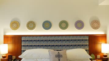 Quarto casal luxo | 1 quarto, frigobar (abastecido com itens grátis), cofres nos quartos
