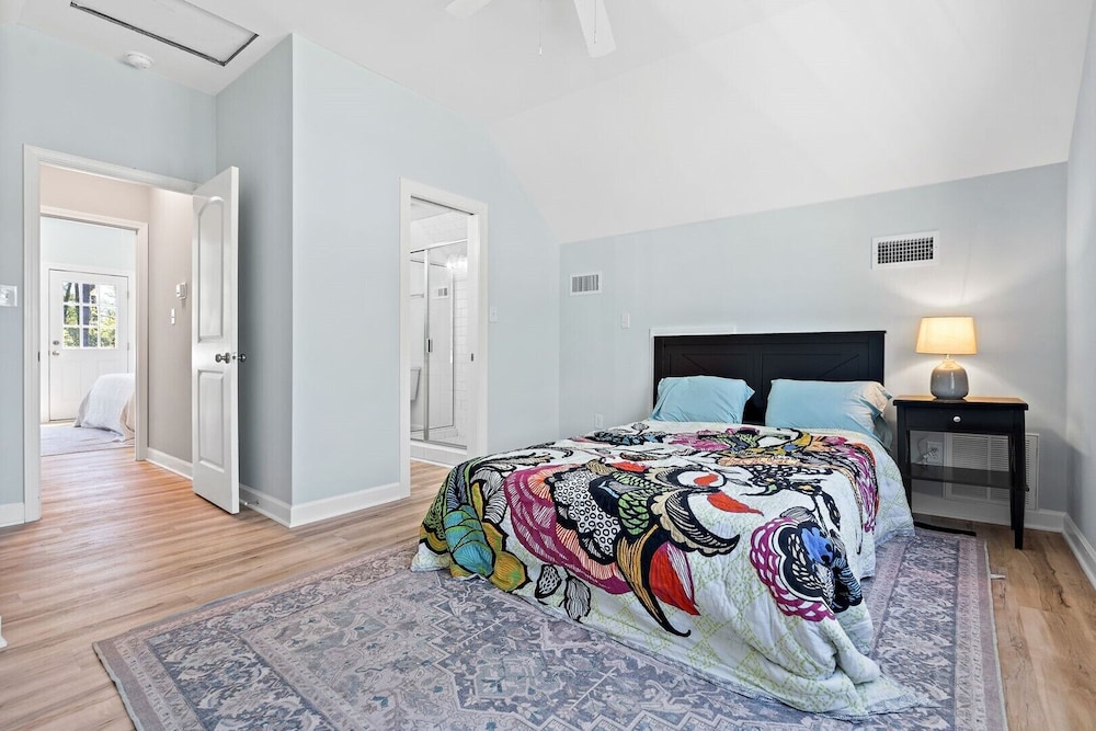 The Club House / 308 Ne 59th Street - Coastal Vacation Resorts - Bald Head Island, NC