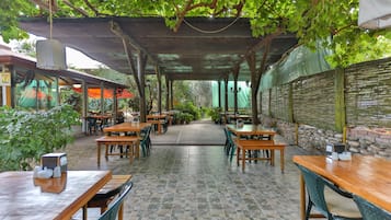 Pequeno-almoço tipo buffet diário incluído