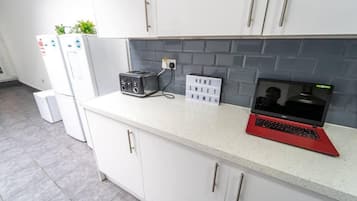 Estúdio | Cozinha privada | Geladeira, micro-ondas, fogão, cooktop