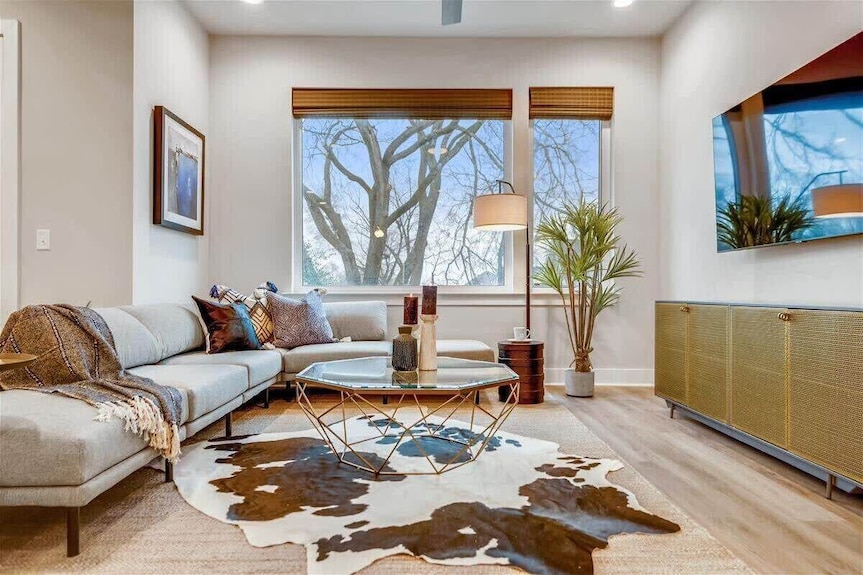 Modern Southern Townhomes | Private Hot Tub - Nashville