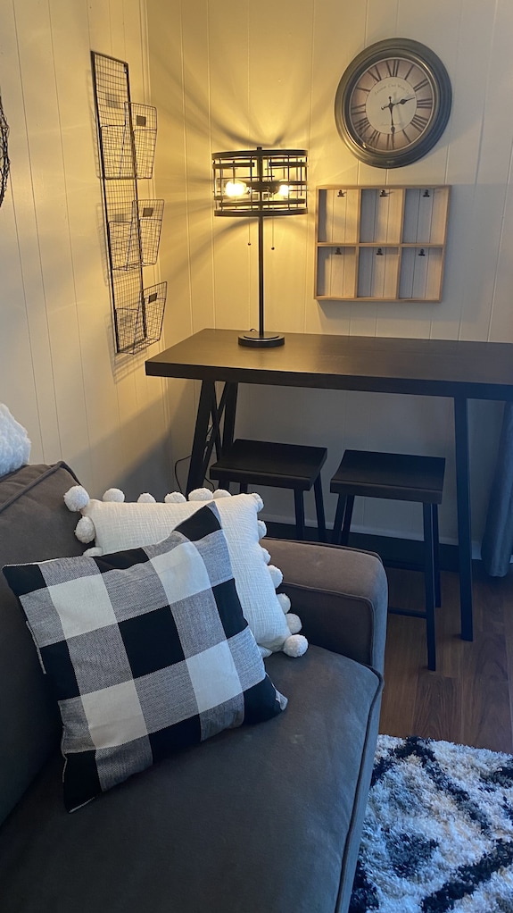 Napoleaon's Cozy Cottage - Bowling Green, OH