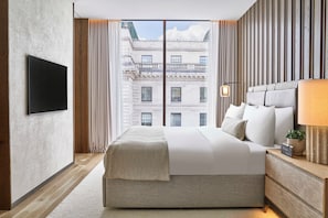 Roupa hipoalergénica, minibar, cofre no quarto, quartos insonorizados 