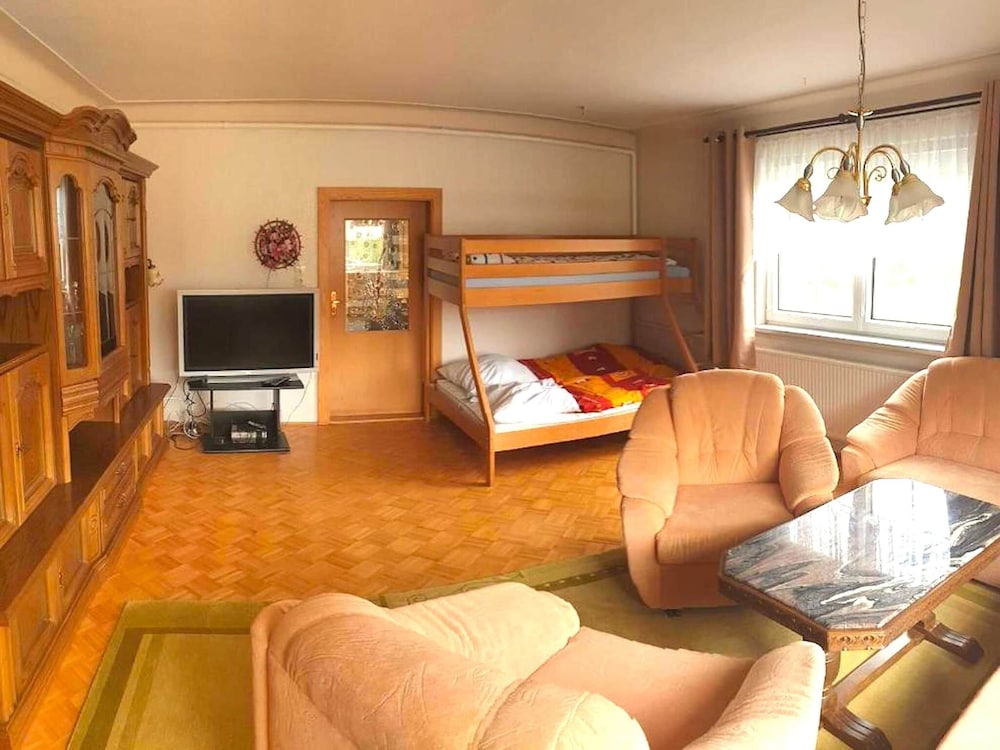 Spacious Holiday Home In Barenstein With Garden - Oberwiesenthal