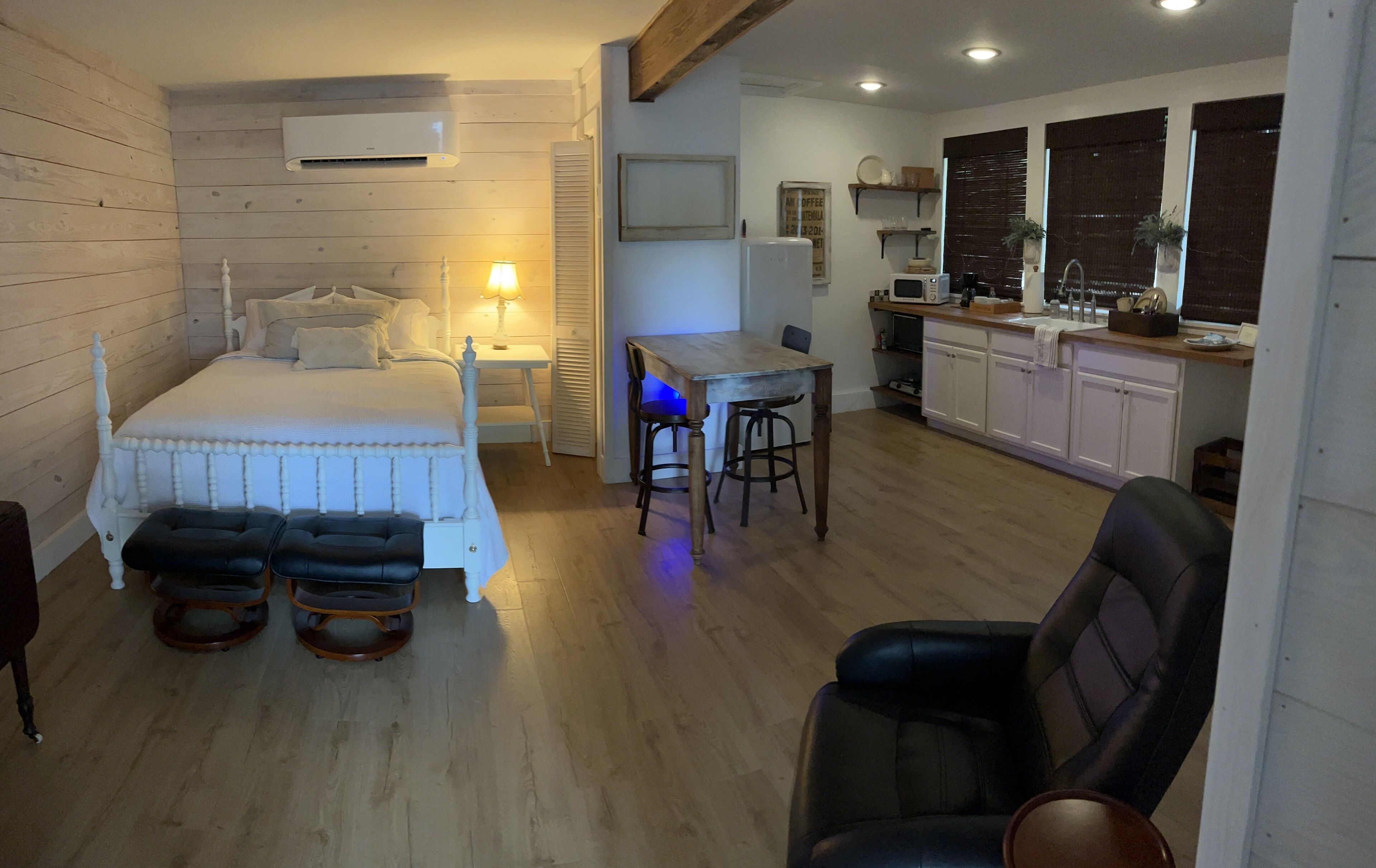 Quaint Cottage Centrally Located To Kerrville - Kerrville, TX