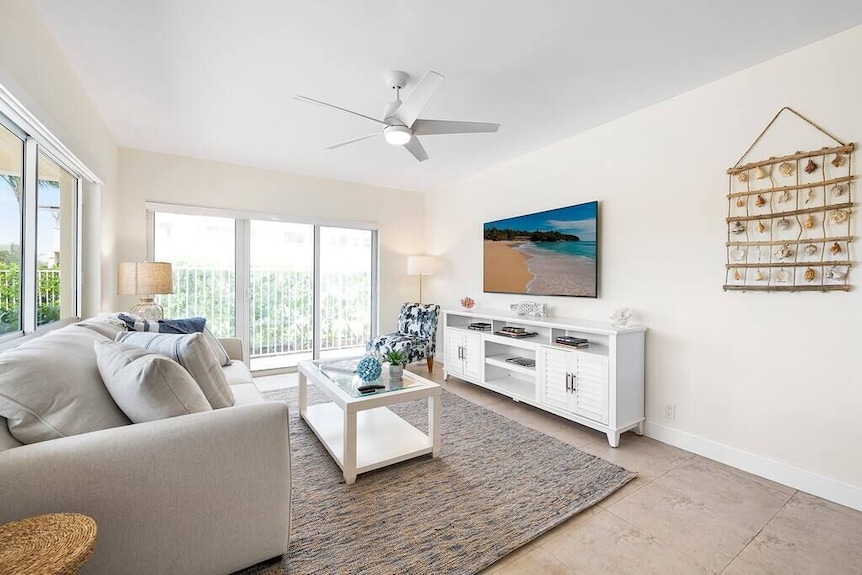 Bermuda Isles Villas #28 - 코럴스프링스