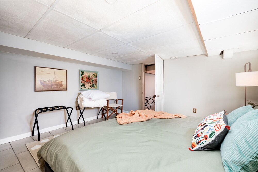 Cozy Family Cottage - Historic Top of "The Hill" - St. Louis | Vrbo
