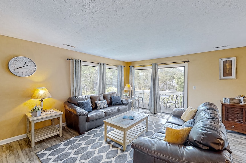 Dog-friendly Coastal Condo With Pool And Beach Access - Snowbird-friendly - Myrtle Beach, SC