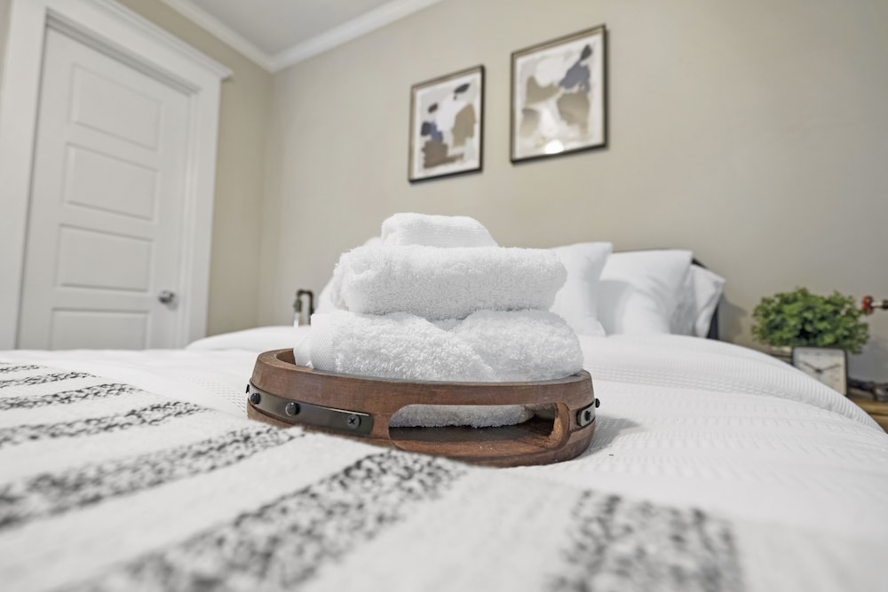 Houston Historic Heights Cozy Apt. Minutes From Downtown And Top Attractions - Houston, TX