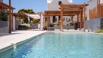 Piscina externa sazonal