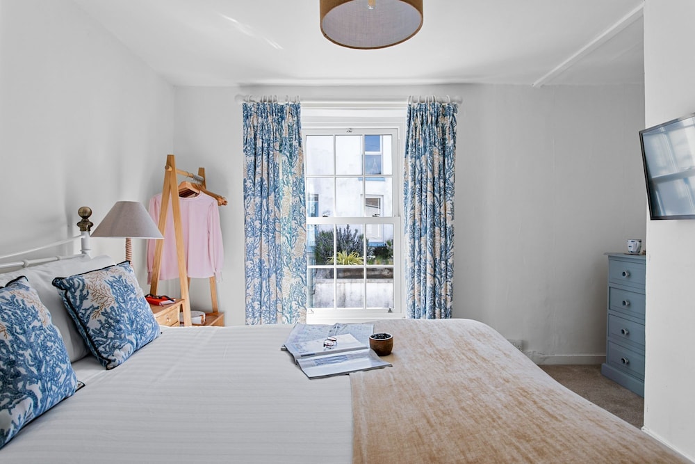 Bay Cottage - A Delightful Home In The Heart Of Brixham, Within Easy Walking Distance Of The Harbou - Brixham