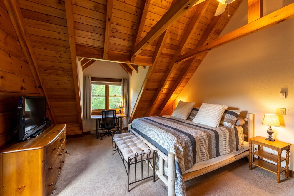Luxe Mntn Escape near Snowshoe | Mntn Views, Hot Tub, 5 Wooded Acres ...