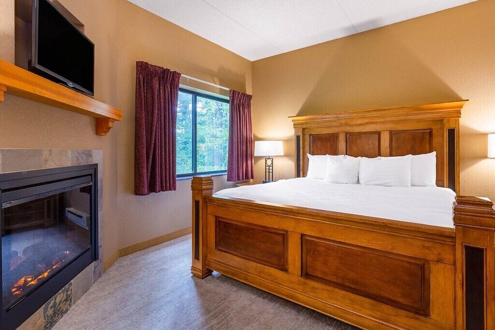 3BR 'Penthouse', River/Nature View, Resort Condo Reviews, Deals ...