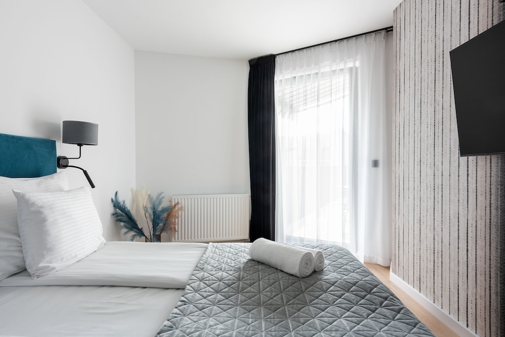 Huge 1-bedroom With Sunny Terrace - City View - Krakova