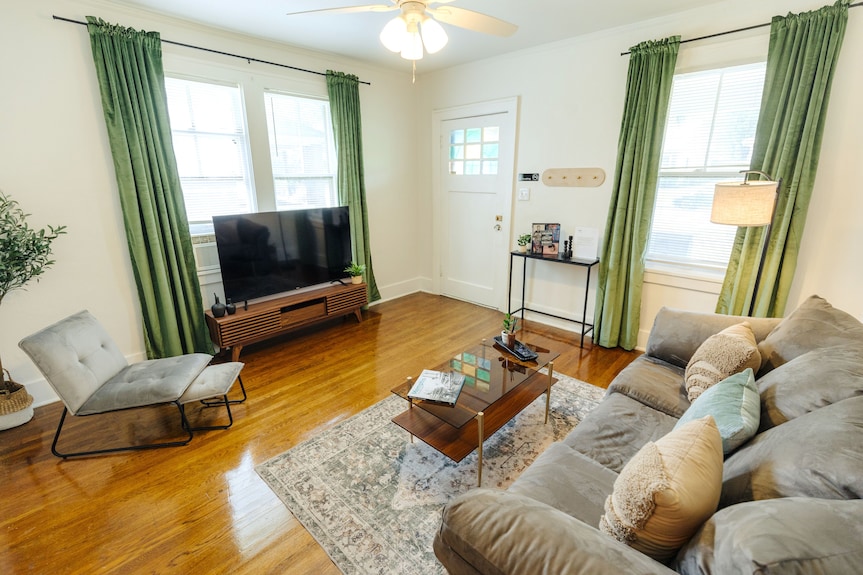 Historic Revival King Bed Midtown Memphis 66 - Memphis