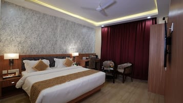 Quarto casal premium | 1 quarto, frigobar, cofres nos quartos, espaço de trabalho para notebook