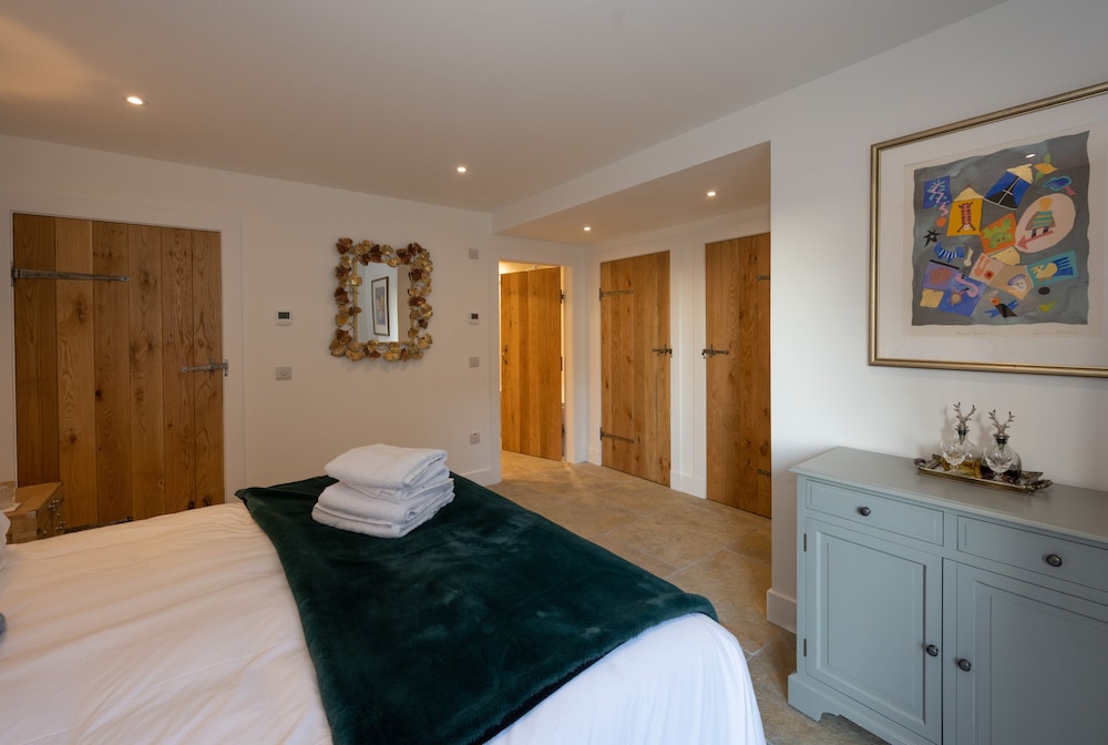 Luxury Two Bedroom Converted Steading - Crieff