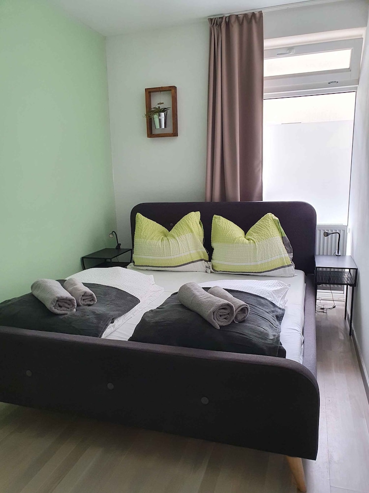 Holiday Apartment In The City Center, Ground Floor, With A Small Front Terrace - Hévíz