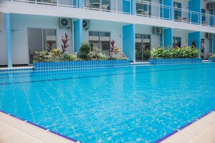 Roupas de cama antialérgicas, edredons de pluma, cofres nos quartos