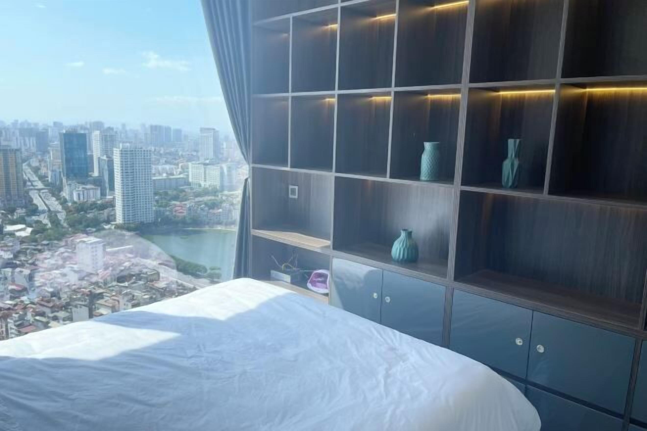 Cofre no quarto, secretária 