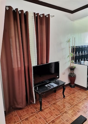 Quarto família | Escrivaninha, Wi-Fi de cortesia